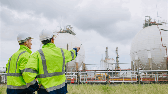 Amigo LNG Taps COMSA Marine for EPC Services | Rigzone